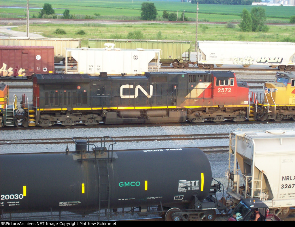 CN 2572